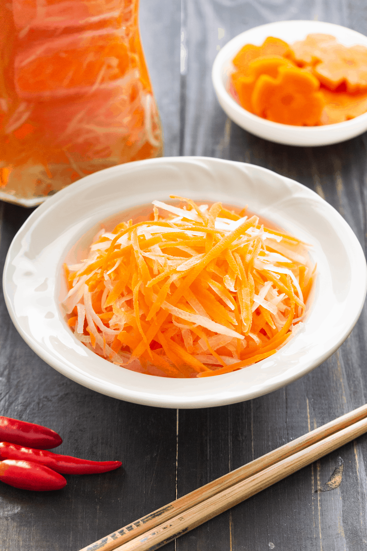 Đồ Chua (Vietnamese Pickled Carrot and Daikon) - Wok and Kin